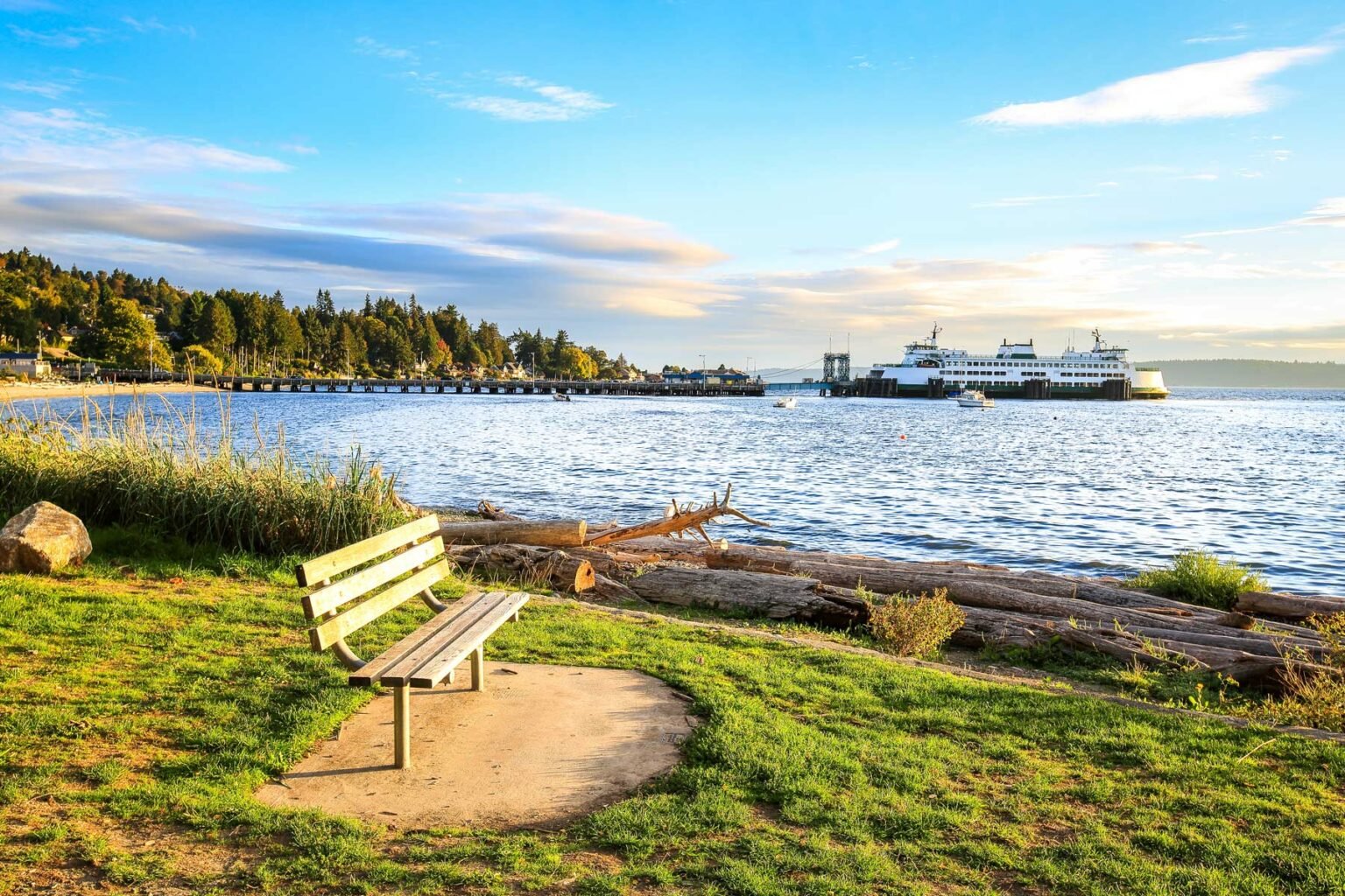 20 HONEST Pros & Cons of Living in Seattle (Let's Talk About It)
