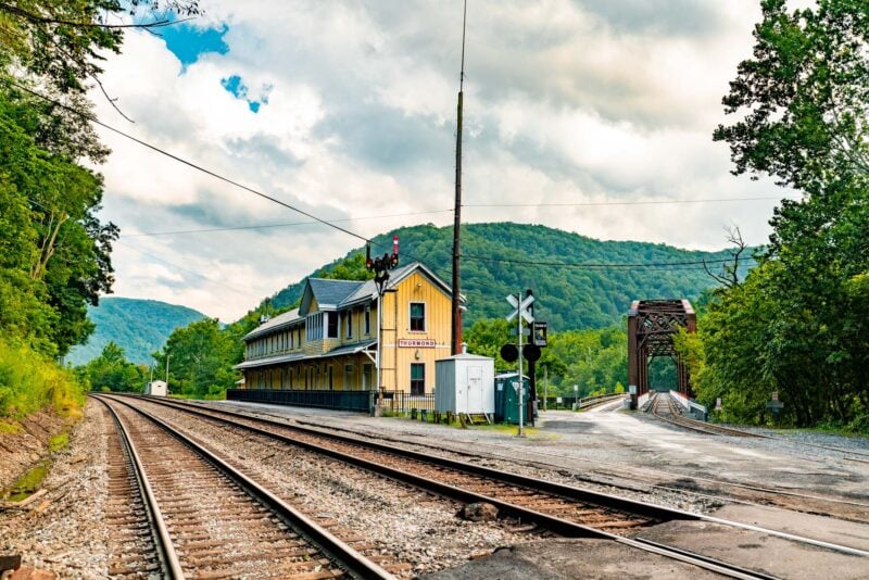 15 HONEST Pros & Cons of Living in West Virginia (Ask A Local)