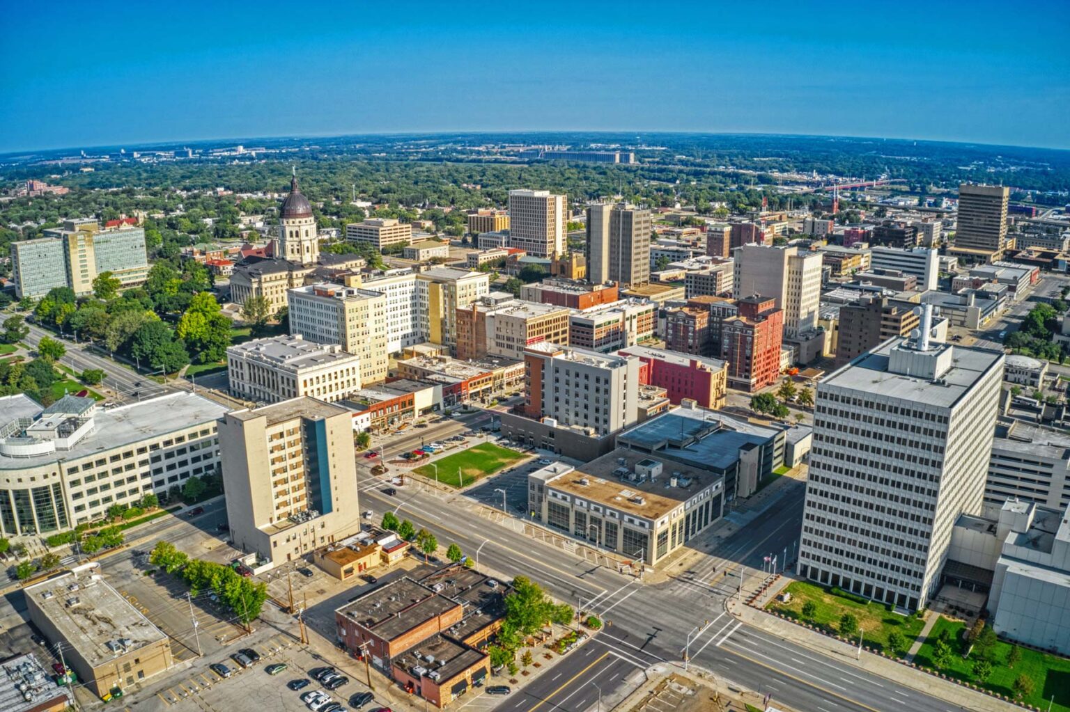 15 HONEST Pros & Cons of Living in Kansas (Let's Talk About It)